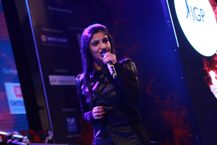 Live Singer